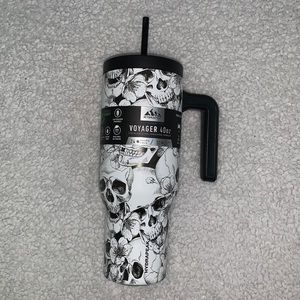 Hydrapeak | Kitchen | Limited Edition Hydrapeak Skull 4 Oz Tumbler With Lid And Straw | Poshmark